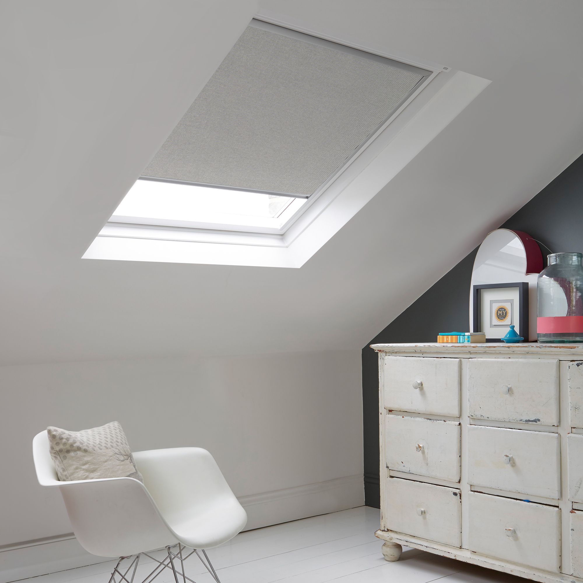 Crown Flint Skylight Roller Blind | Hillarys