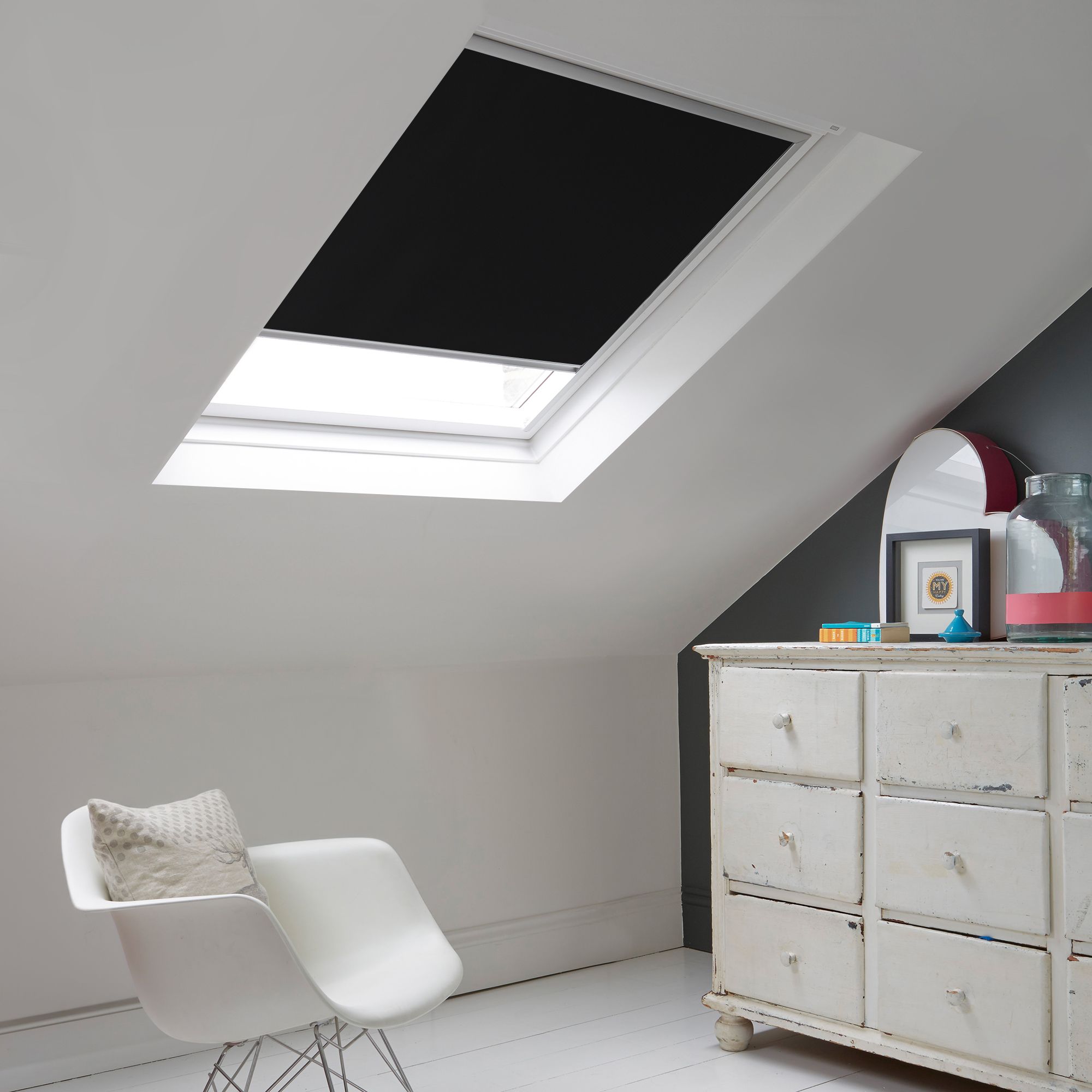 Ventura Noir PVC Skylight Roller Blind | Hillarys